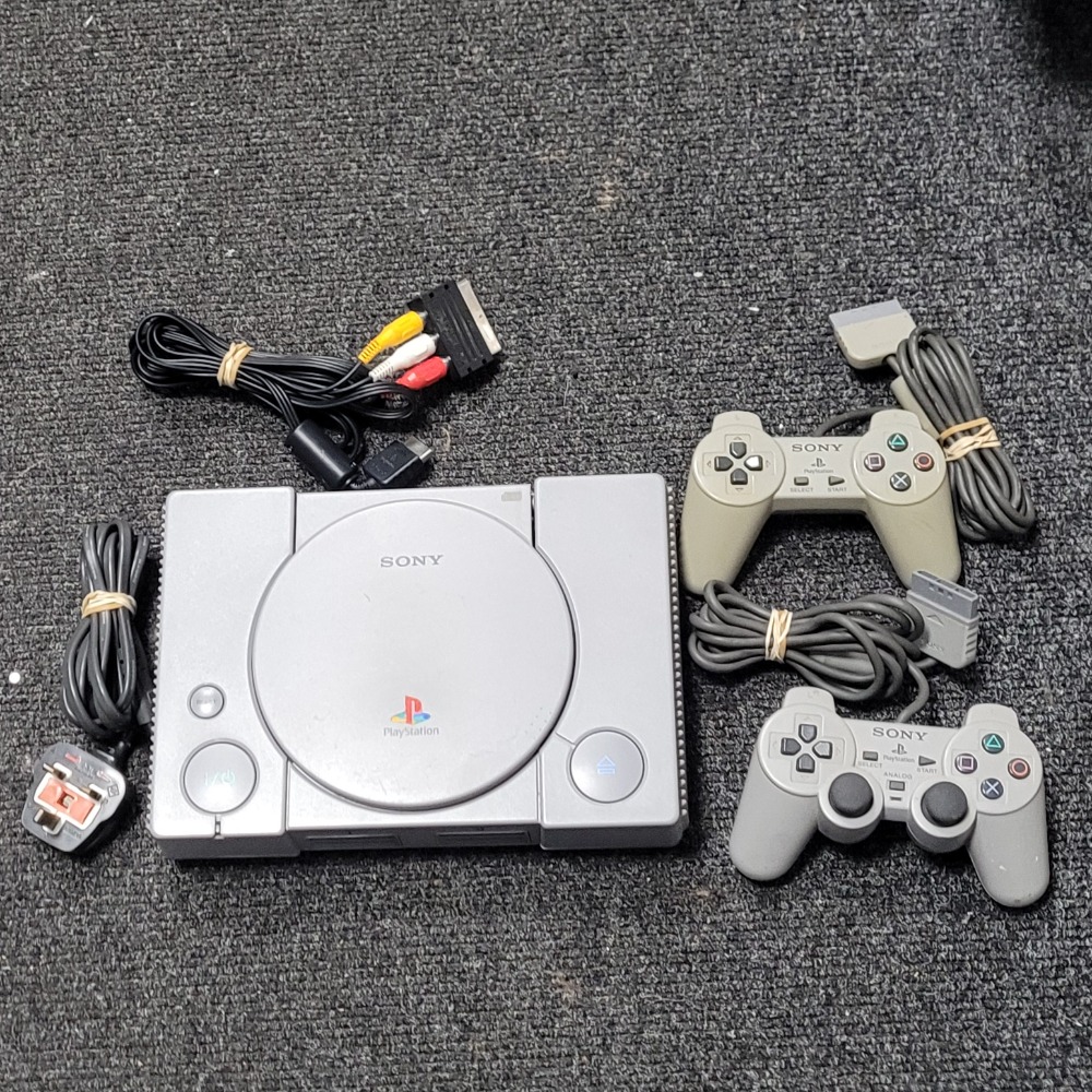 Pre-owned Sony PlayStation 1 console 2ncontrollers - Own4Less